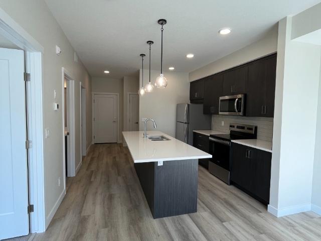 2 BR, 1 BA Apartment 700 Shawnee Sq SW, Calgary, AB T2Y 0T6