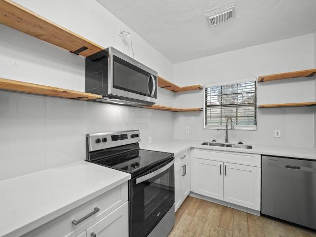 2 BR, 1 BA Apartment 701 28th Street, Galveston, TX 77550