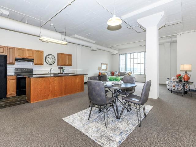 2 BR, 1 BA Apartment 701 E 1st St N Unit 218, Wichita, KS 67202