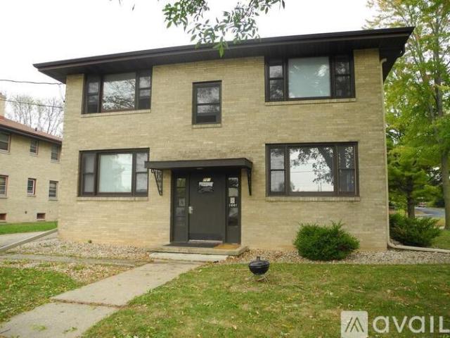 2 BR, 1 BA Apartment 701 Pinecrest Dr, Unit 3, Madison, WI 53714