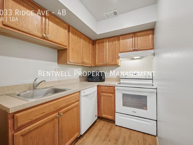 2 BR, 1 BA Apartment 7033 Ridge Ave, Philadelphia, PA 19128