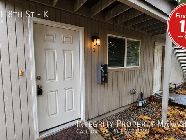 2 BR, 1 BA Apartment 704 NE 8th St, Grants Pass, OR 97526