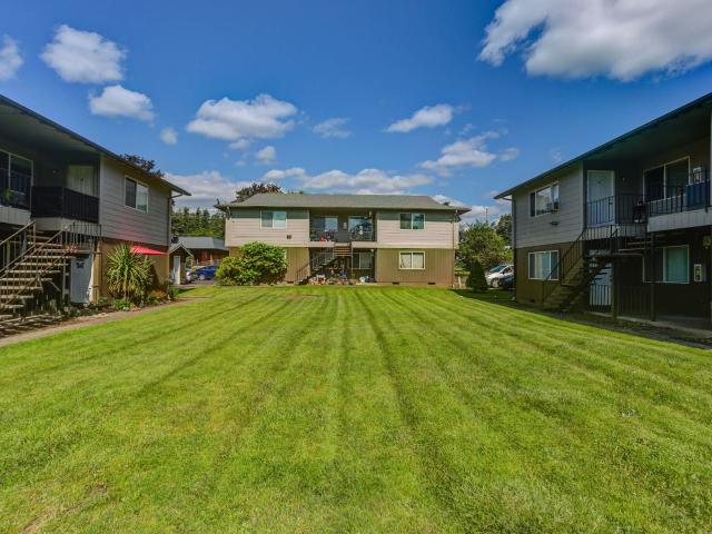 2 BR, 1 BA Apartment 704 North Broadway Street Unit 02, Estacada, OR 97023