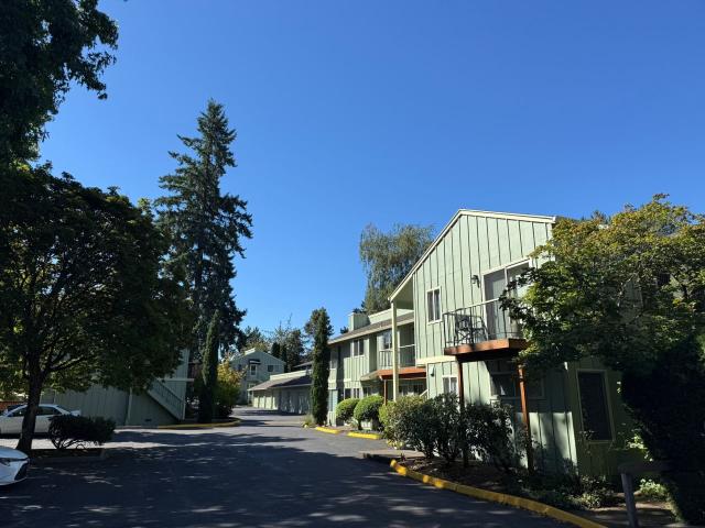 2 BR, 1 BA Apartment 7059 SW Garden Home Rd Unit 13, Portland, OR 97223