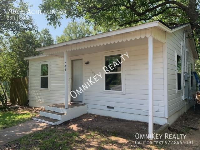 2 BR, 1 BA Apartment 706 E Acheson Rd, Denison, TX 75021