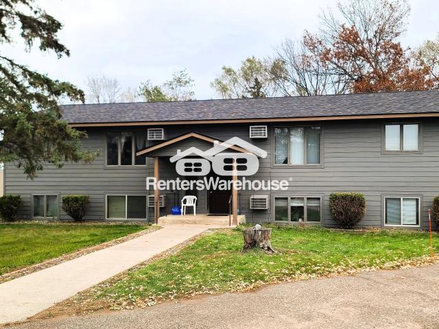 2 BR, 1 BA Apartment 708 8th St N 3, Hudson, WI 54016