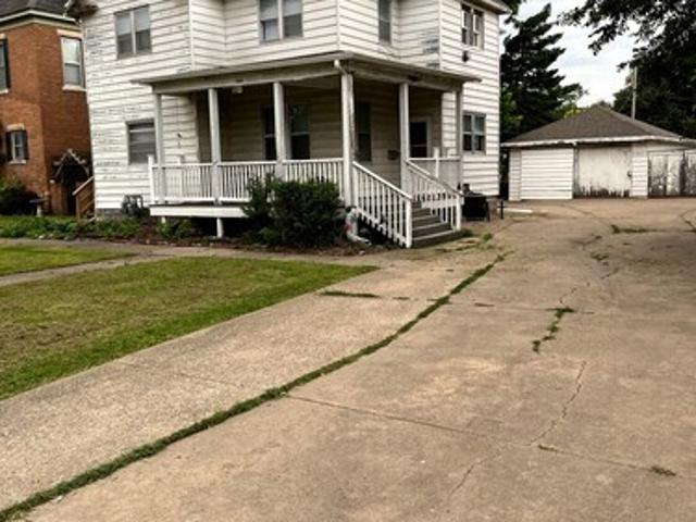 2 BR, 1 BA Apartment 708 S Santa Fe Ave, Unit 1/2, Salina, KS 67401