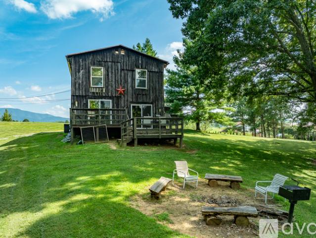 2 BR, 1 BA Apartment 7090 Old Asheville Hwy, Greeneville, TN 37743