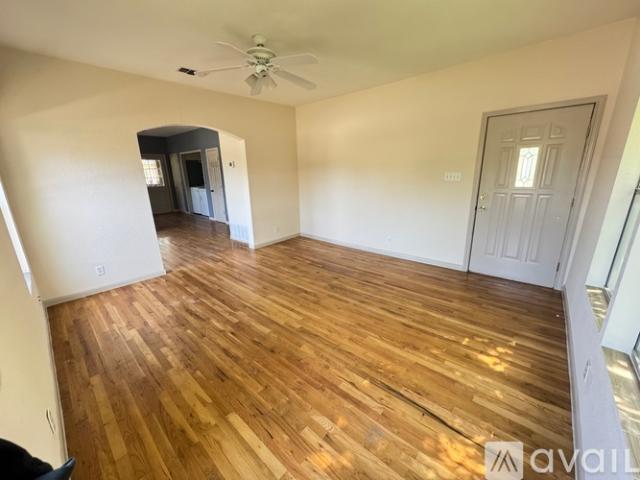 2 BR, 1 BA Apartment 709 E Elmira St, San Antonio, TX 78212