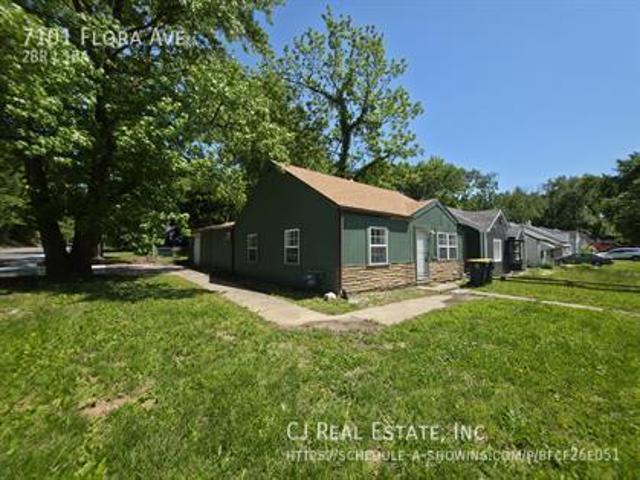 2 BR, 1 BA Apartment 7101 Flora Ave, Kansas City, MO 64131