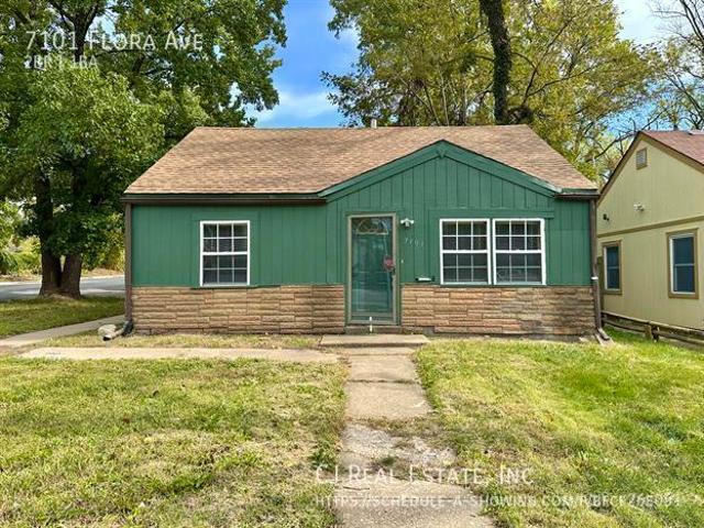 2 BR, 1 BA Apartment 7101 Flora Ave, Kansas City, MO 64131