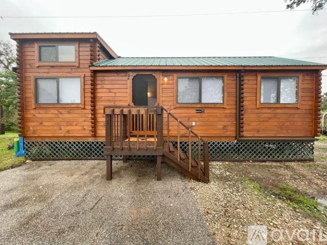 2 BR, 1 BA Apartment 7116 TX 36, Unit 20, Jones Creek, TX 77541