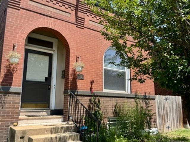 2 BR, 1 BA Apartment 711 Wilmington Ave, St. Louis, MO 63111