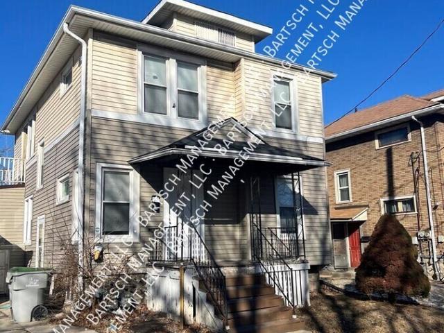 2 BR, 1 BA Apartment 711 S 34th St Upper, Milwaukee, WI 53215