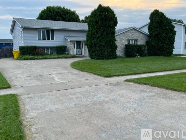 2 BR, 1 BA Apartment 712 Rueth Drive, Unit 2, Griffith, IN 46319