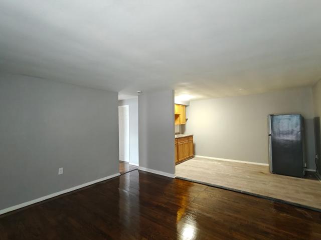 2 BR, 1 BA Apartment 7131 Marshall Rd, Upper Darby, PA 19082
