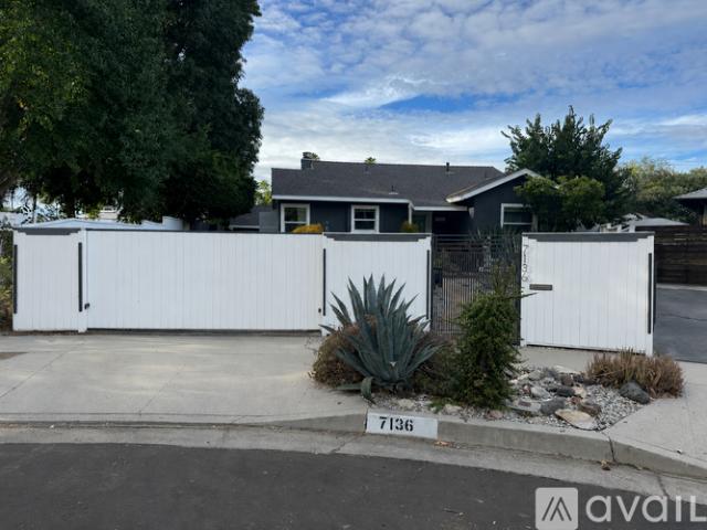 2 BR, 1 BA Apartment 7136 Jellico Avenue, Lake Balboa, CA 91406