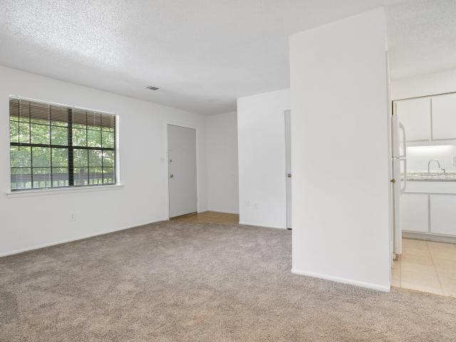 2 BR, 1 BA Apartment 715 Welcome Avenue, Greenville, SC 29611