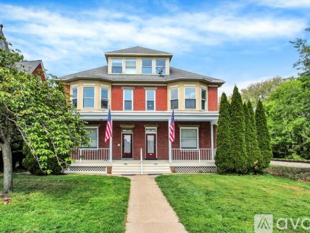 2 BR, 1 BA Apartment 715 Oak Hill Ave, Unit 3S, Hagerstown, MD 21740