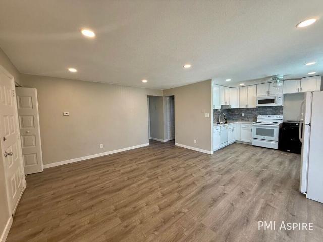 2 BR, 1 BA Apartment 7171 W 10th Ave, Lakewood, CO 80214