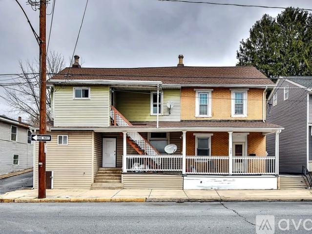 2 BR, 1 BA Apartment 727 Front St, Unit 2, Catasauqua, PA 18032