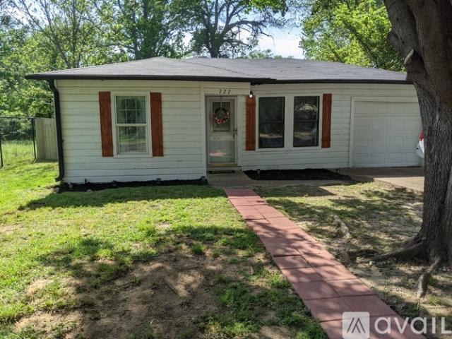 2 BR, 1 BA Apartment 727 S Baxter Ave, Tyler, TX 75701