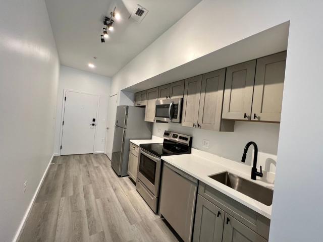 2 BR, 1 BA Apartment 725 W Pratt St Unit 207, Baltimore, MD 21201