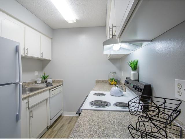 2 BR, 1 BA Apartment 725 Howe Ave Unit 020, Sacramento, CA 95825