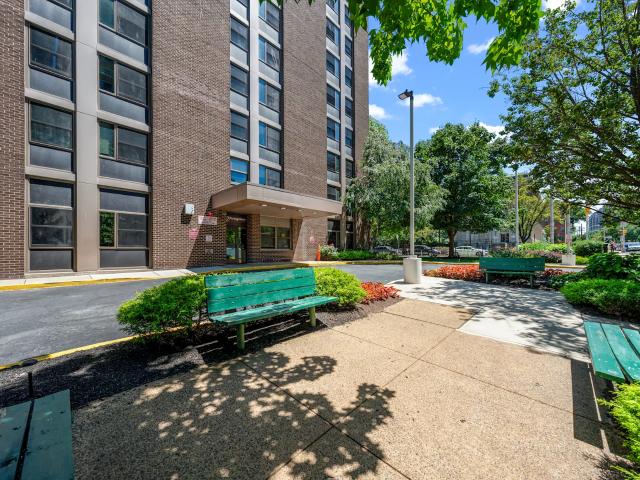 2 BR, 1 BA Apartment 72 Montgomery ST, Jersey City, NJ 07302