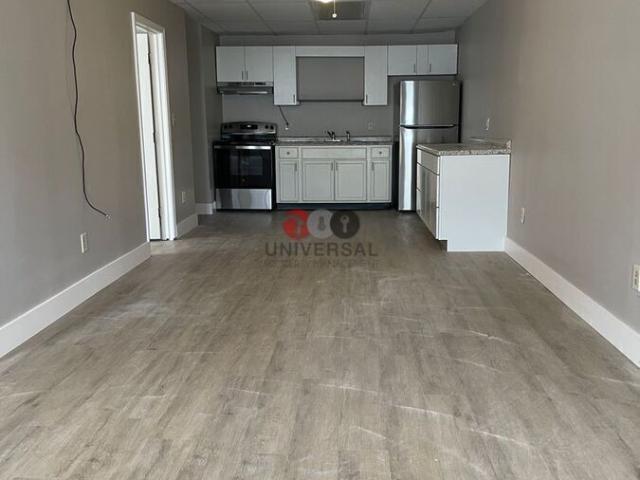 2 BR, 1 BA Apartment 72 Green Street, Biddeford, ME 04005