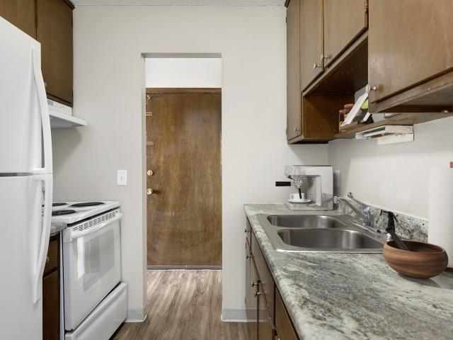 2 BR, 1 BA Apartment 730 5th Street SW Unit 750 302R, Saint Paul, MN 55112