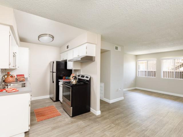 2 BR, 1 BA Apartment 730 VÃ­a De Luna Unit 007, Corona, CA 92882