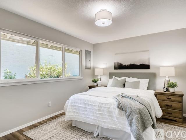 2 BR, 1 BA Apartment 7326 N Greeley Ave, Unit 7326, Portland, OR 97217
