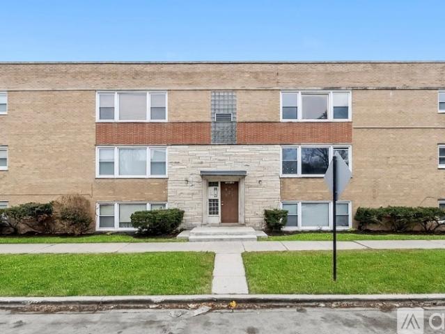 2 BR, 1 BA Apartment 7327 South Kingston Avenue, Unit 2, Chicago, IL 60649