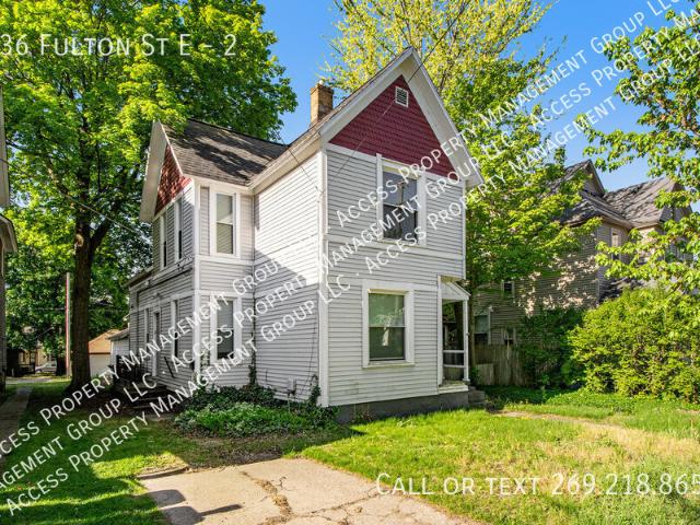 2 BR, 1 BA Apartment 736 Fulton St E, Grand Rapids, MI 49503
