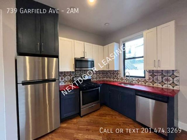 2 BR, 1 BA Apartment 739 Garfield Ave, Jersey City, NJ 07305