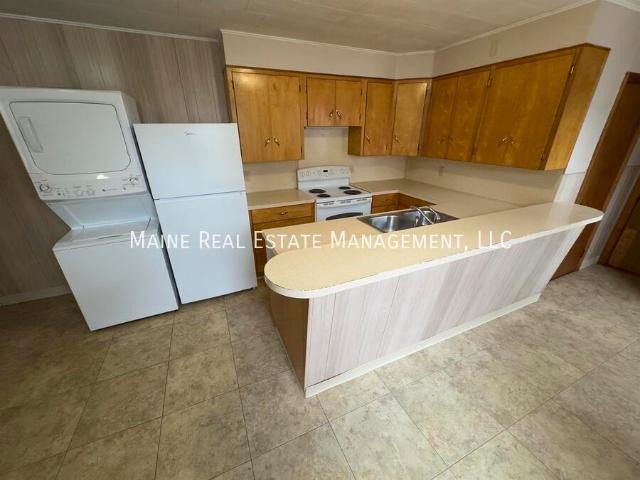 2 BR, 1 BA Apartment 73 Main Rd. Apt Milford, ME 04461