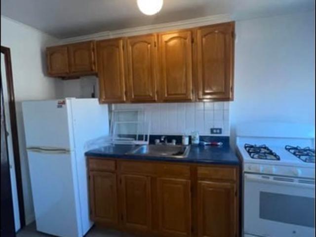 2 BR, 1 BA Apartment 73 Hart St, Unit 3, Kings County, NY 11206
