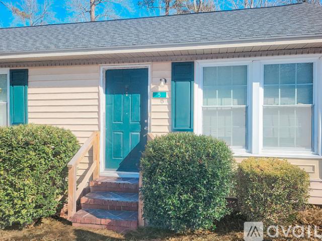 2 BR, 1 BA Apartment 7 Fox Hill Dr, Unit 7, Kilmarnock, VA 22482