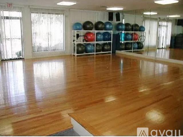 2 BR, 1 BA Apartment 7 Village Rock Ln, Unit 3, Natick, MA 01760