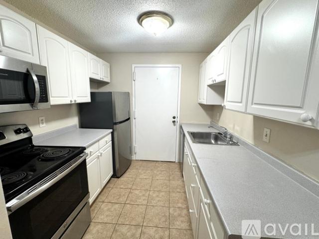 2 BR, 1 BA Apartment 7 Village Rock Ln, Unit 3, Natick, MA 01760