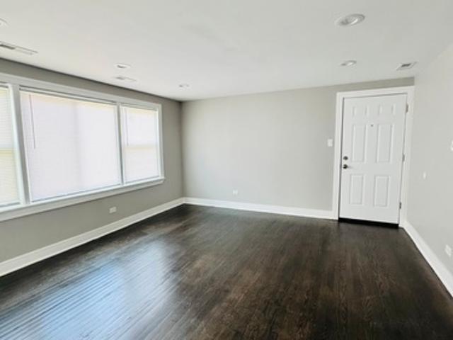 2 BR, 1 BA Apartment 843 W 123rd St, Unit V4, Calumet Park, IL 60827