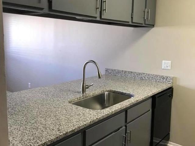 2 BR, 1 BA Apartment 8418 N Overland Ct Unit 8472, Kansas City, MO 64154