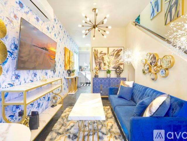 2 BR, 1 BA Apartment 8455 Langdon Ave, Los Angeles, CA 91343