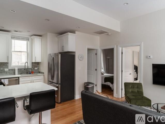 2 BR, 1 BA Apartment 846 N Hermitage Ave, Unit 1M, Chicago, IL 60622