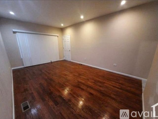 2 BR, 1 BA Apartment 8551 South Manistee Avenue, Unit 1, Chicago, IL 60617