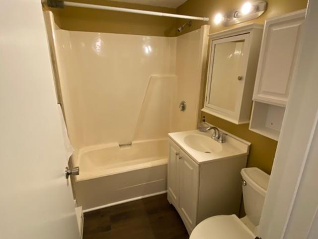 2 BR, 1 BA Apartment 860 Southbridge St, Unit 1, Worcester, MA 01610