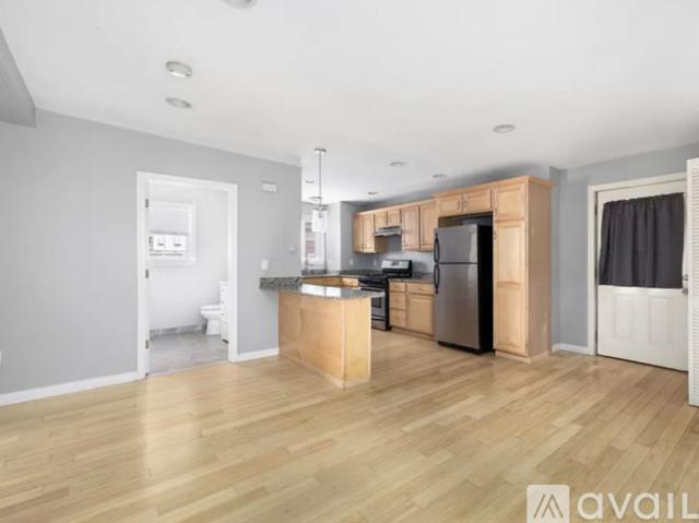 2 BR, 1 BA Apartment 86 Grove St, Unit 1, Providence, RI 02909