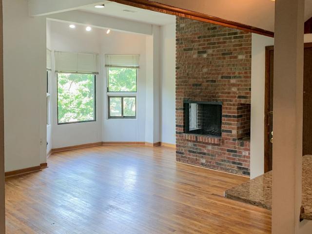 2 BR, 1 BA Apartment 871 West Lill Avenue Unit 875 C2, Chicago, IL 60614