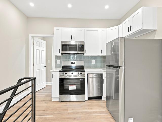 2 BR, 1 BA Apartment 872 N 46th St, Philadelphia, PA 19139
